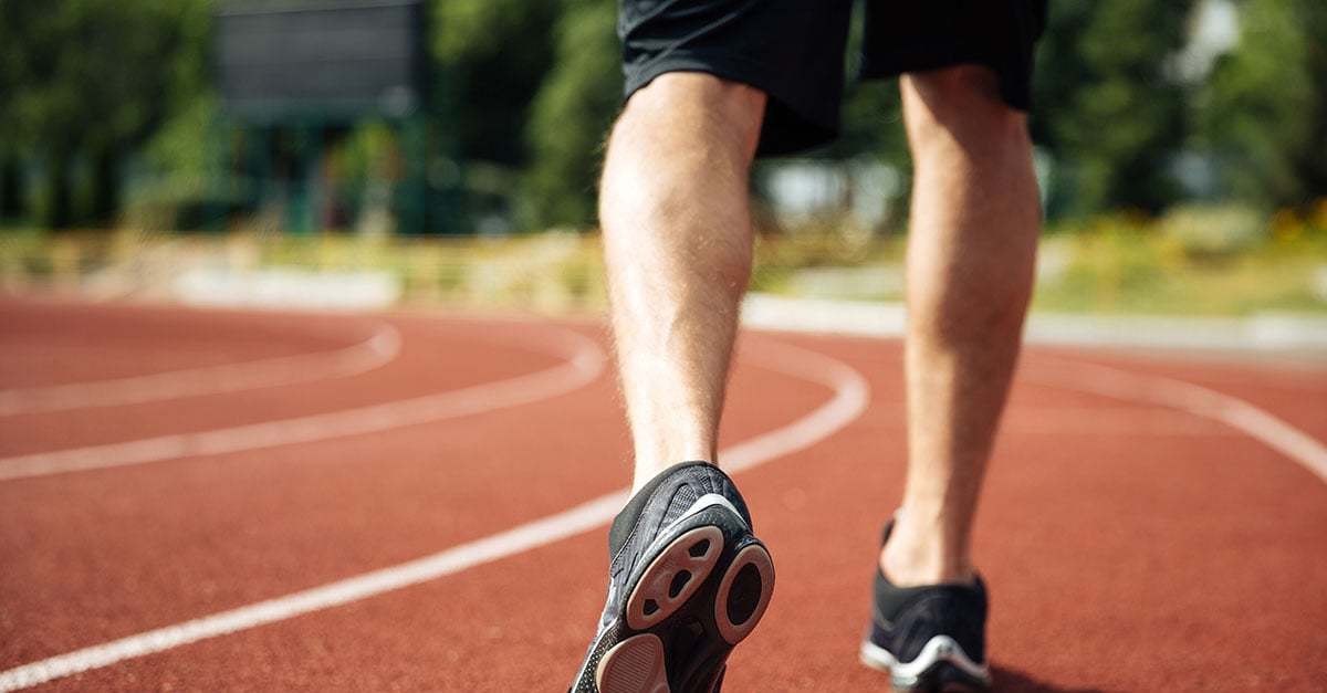 Hoe u spierpijn in de kuit kunt voorkomen en behandelen